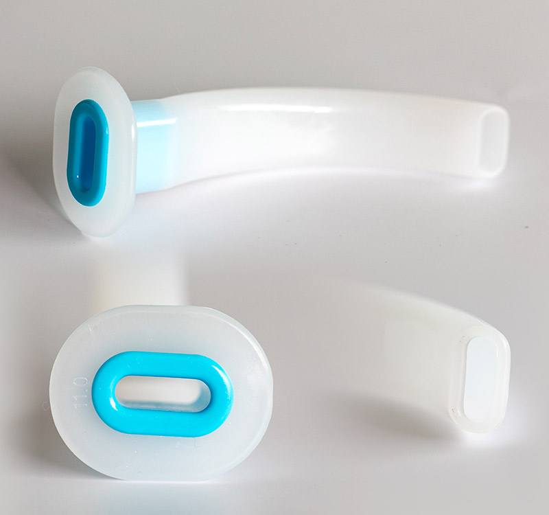 Tubo de vía aérea orofaríngea oral Guedel con diferentes tamaños del ...